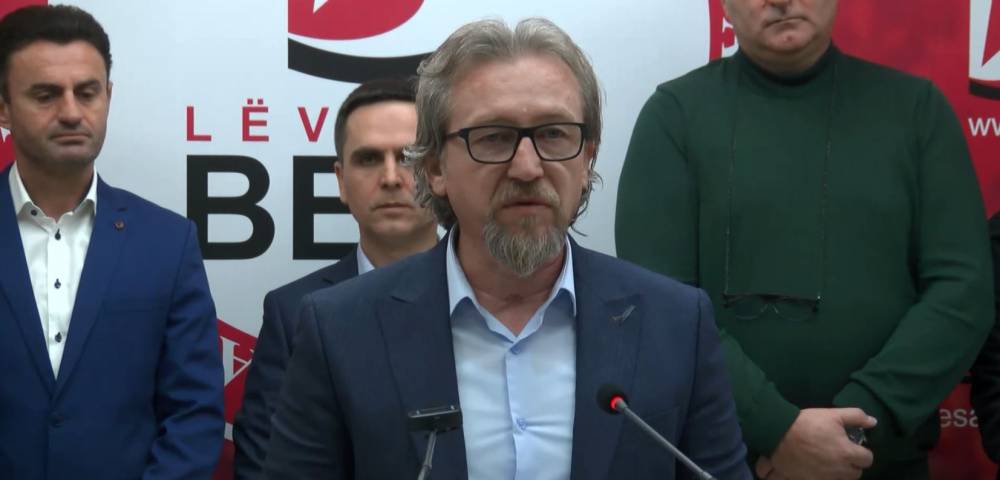 Фатмир Лимани ја презеде функцијата министер за социјална политика ...