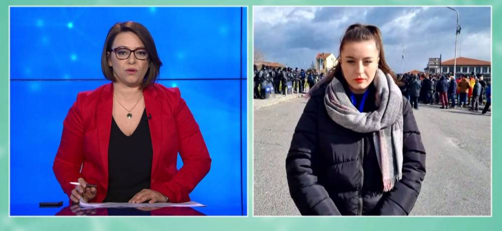 (видео)Стотина граѓани со знамиња со сонцето од Вергина чекаат на ...