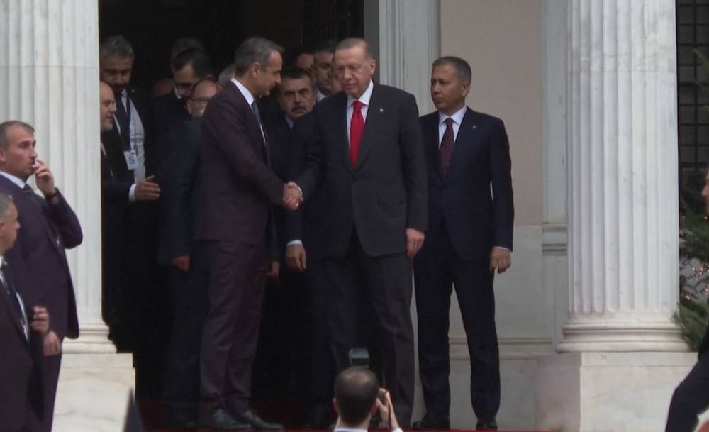 (ФОТО) Ердоган ја посети Атина во знак на подобрените врски меѓу двата ...