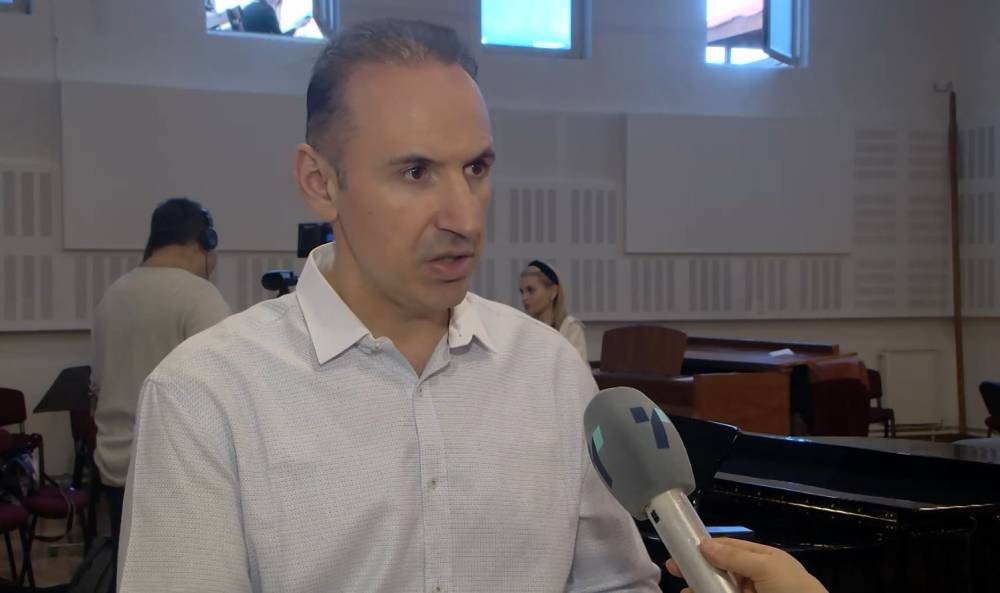 Балканска премиера на оркестарската верзија на Македонисимо на Симон ...
